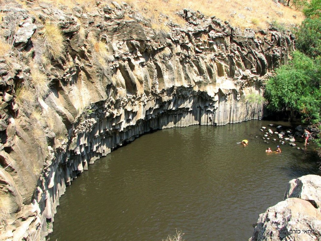 Lower Angle and the Hexagon Pool - Bai Gali - Mongolian village